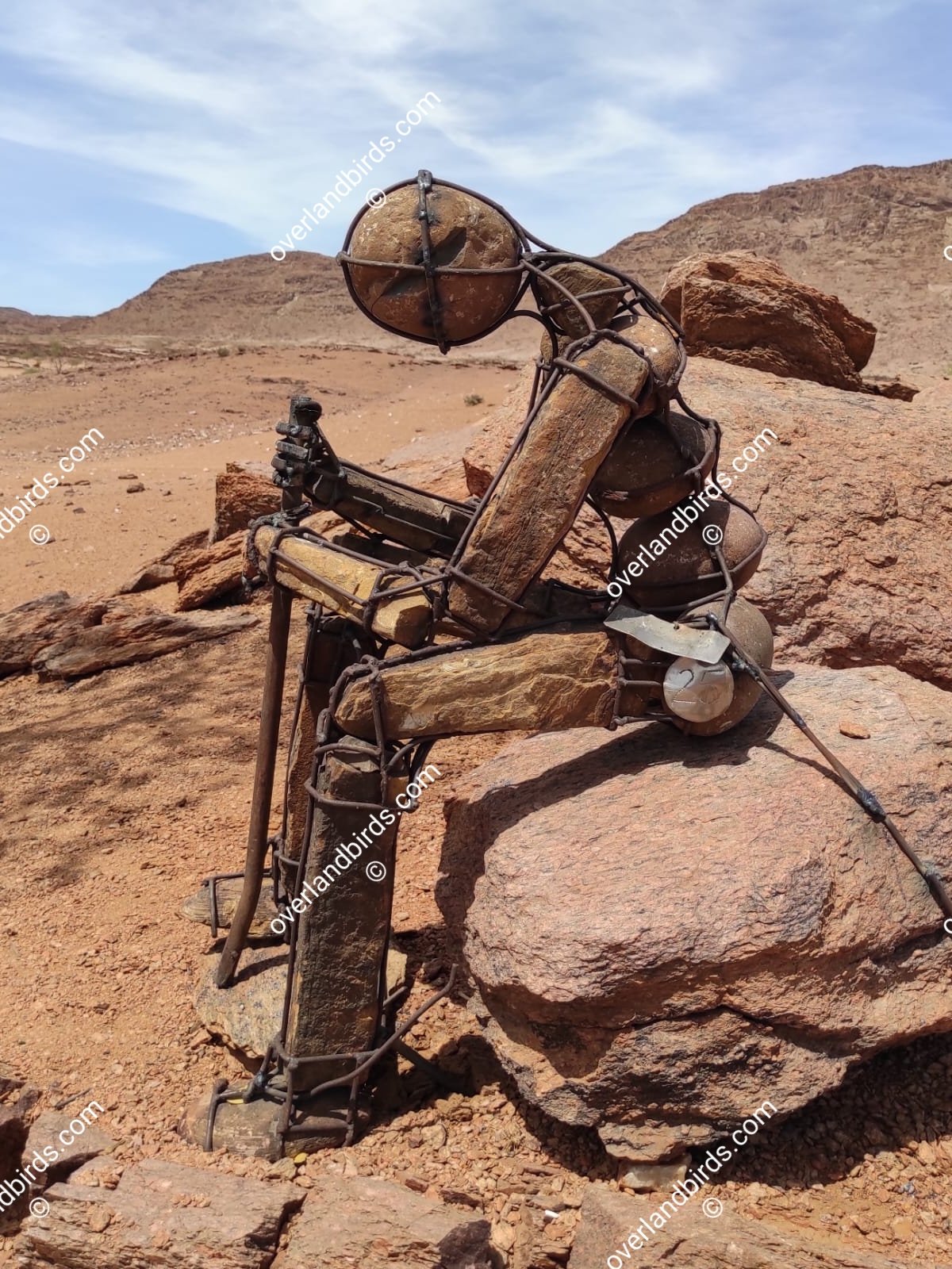 Lone Men of Namibia - Overlandbirds - Overlanding in a Land Rover Defender